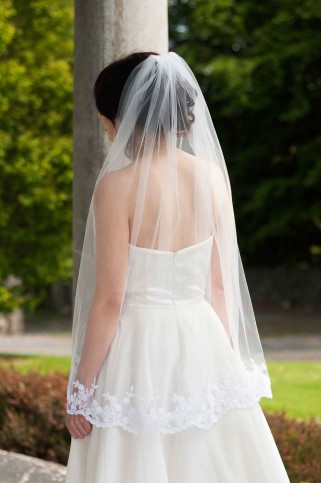 The Complete Guide to Wedding Veil Lengths - Love & Lavender