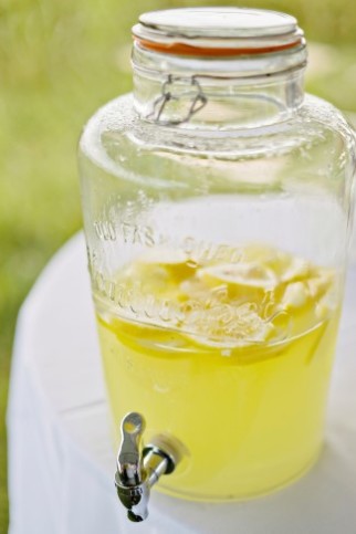 Wedding Guide Essentials: Drink Dispenser Ideas to Stay Cool - Love ...